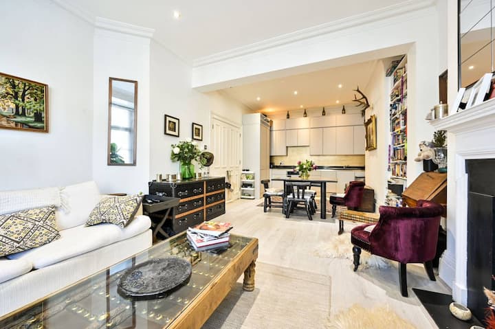 Beautiful Chelsea 2 Bed 2 Bath With Car Parking - Chelsea