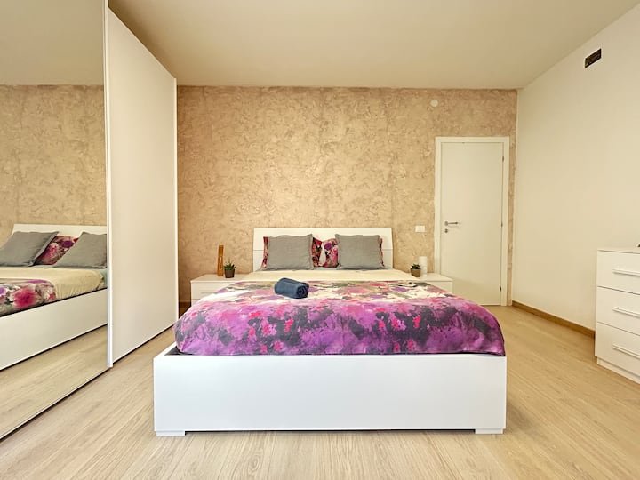 [10 Min To Venice] Modern & Cozy Apartment - メストレ