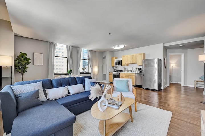Prime Center City 2br | Chic Japandi Style | 805 - Philadelphia, PA
