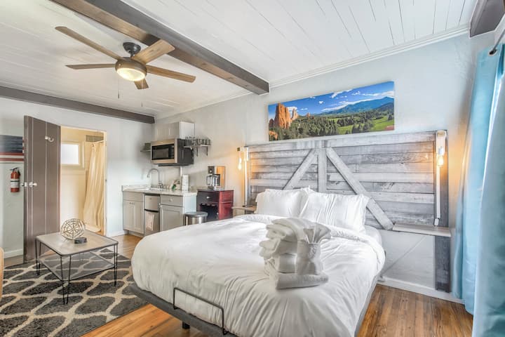 1bd Studio Near Everything - Colorado Springs, CO