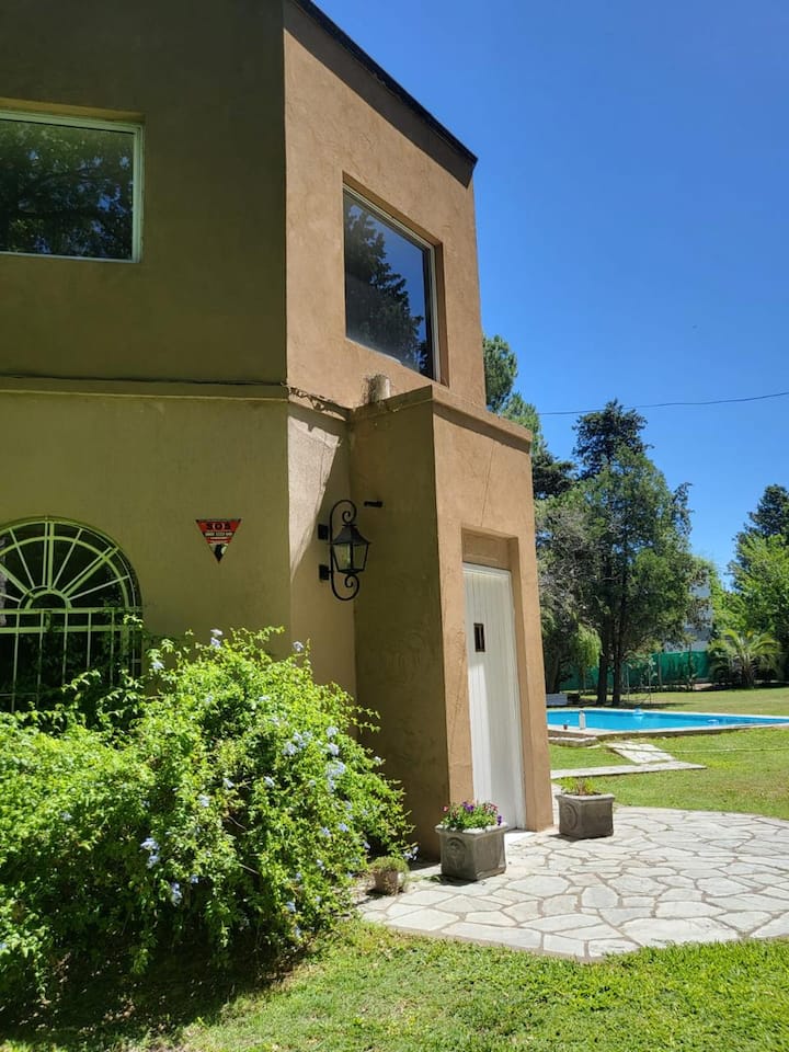 Casa Quinta Grande Y Hermosa. - La Plata, Argentina