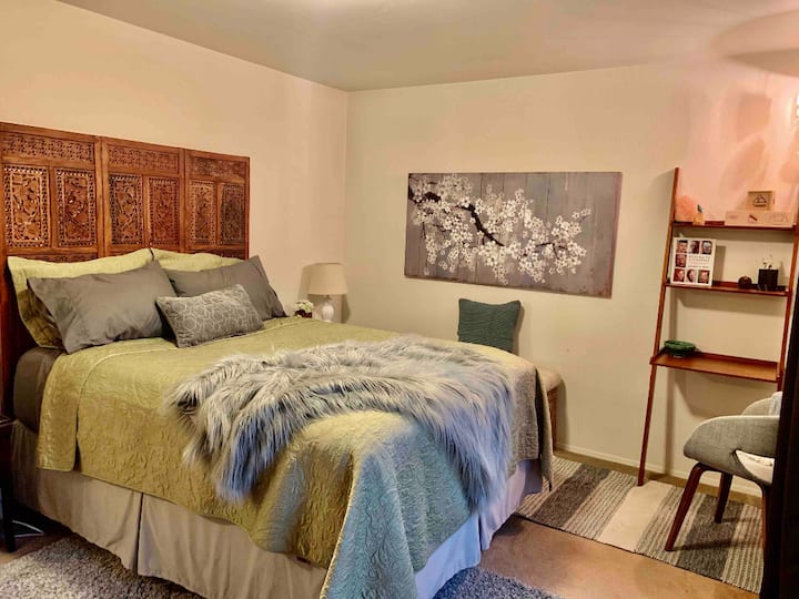 Private Suite Close To It All! - San Diego, CA