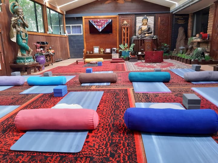 Ashram & Zen Monastery Stays - Maleny