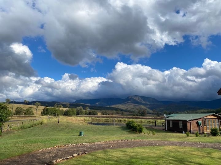 Wallaby Hills Retreat - Main Range
