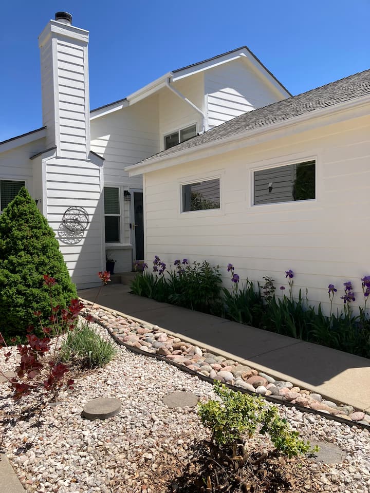 Full Home, Sauna, Patio, Parking - Westminster, CO