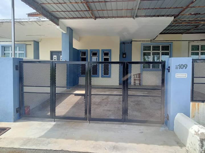 Raihana Homestay (Ttu109) [3br; Wi-fi; Netflix] - Ayer Keroh