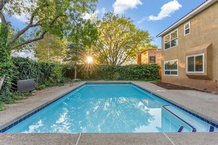 Bnew 6br Postmodern 3k+sqft. Home In Abq W/ Pool! - Albuquerque, NM