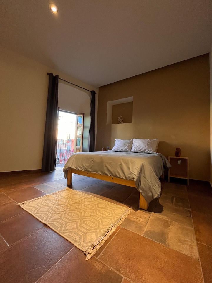 Comfortable Room With Balcony In Center+breakfast - Guanajuato