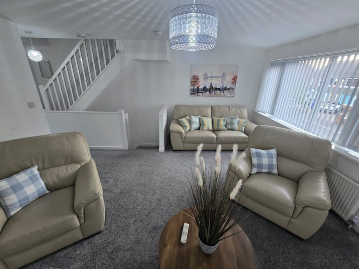 New 4bedroom House Near Manchester Airport - Cheshire