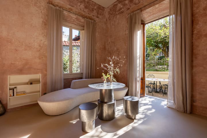 Apartment By A Renowned Designer - Florence