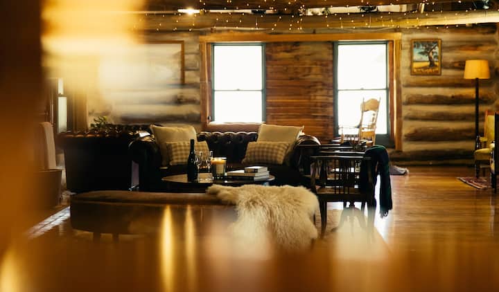 Wilder Tasmania – Wattle - Sheffield