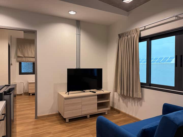 The Wayfarer | Compact 1-bedroom Apt, Nana, Bkk - Bangkok