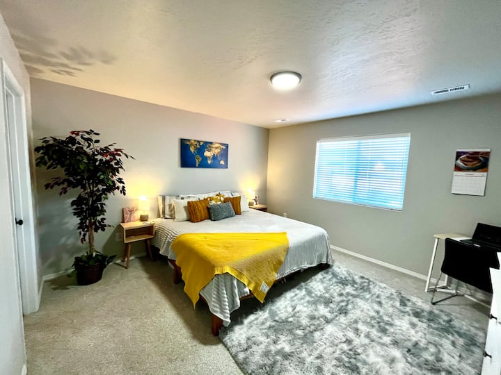 Sunny Guest Suite With Kitchen - Caldwell, ID