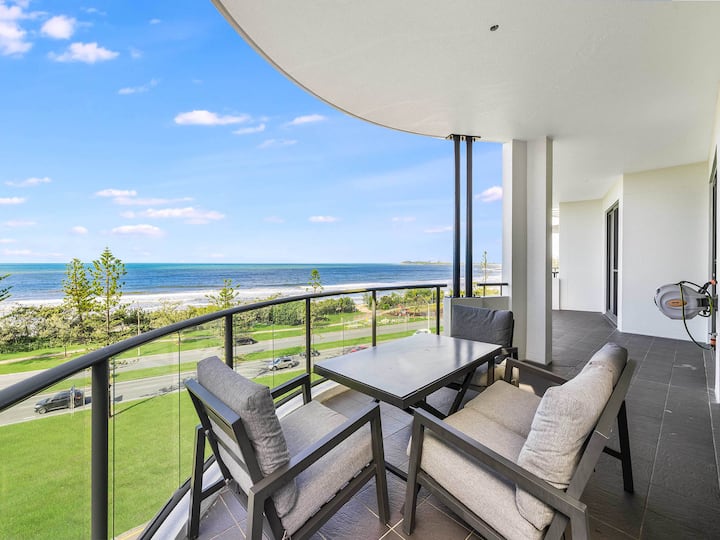 Stunning Penthouse With Private Bar - Mooloolaba