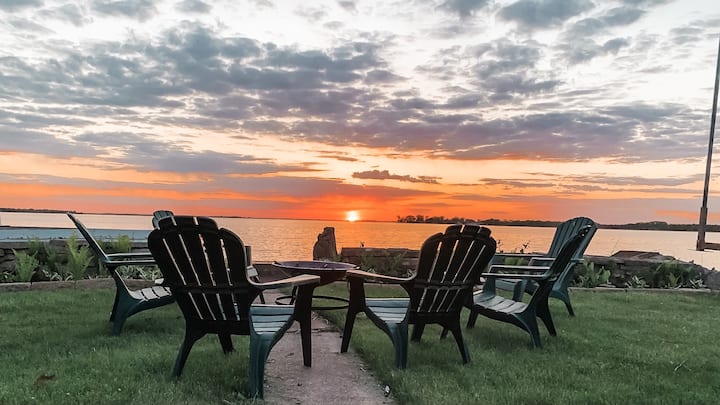 Sunset Point Lake House - Lake Winnebago, WI