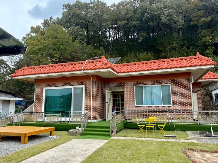 연담원
#촌캉스 #불멍 #넓은평상 #바베큐 #독채사용 #관교길5 - 용문면