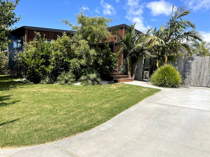 Holiday Base In Mangawhai - 2 Bedrooms - Mangawhai