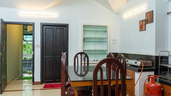 Nest Falcon Spacious 2bhk For Groups 4-6 Adults - Kerala