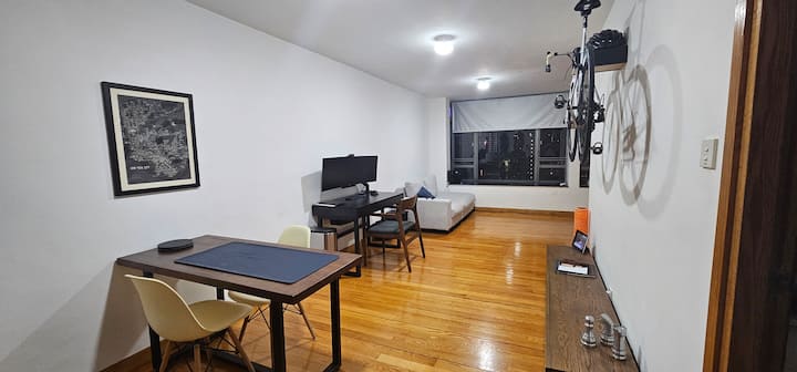 Gorgeous Skyline Roof Deck / 1 Bedroom + Couch Bed - Hong Kong