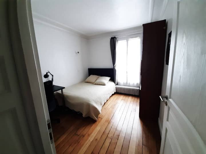Chambre Près De Montmartre - Paris