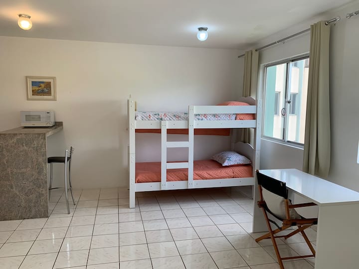 Kitnet Ensolarada Em Frente A Ufsc - Florianópolis