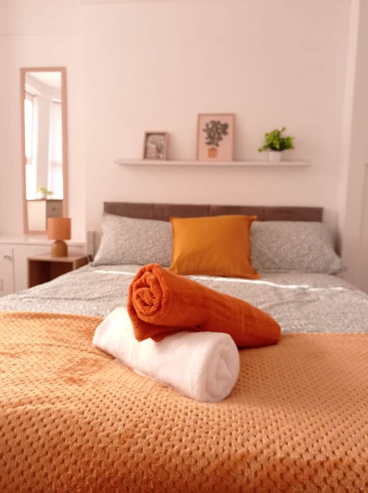 4 Bedroom Home Near Liverpool Cc In Kensington - Kensington - Liverpool