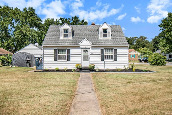 Cozy 3br House - Close To Nd! - South Bend, IN