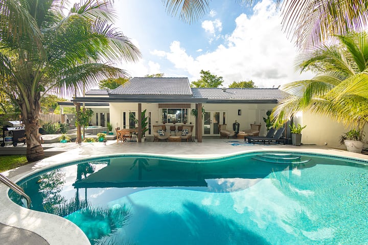 Sunset Retreat At Heart Of Miami - South Miami, FL