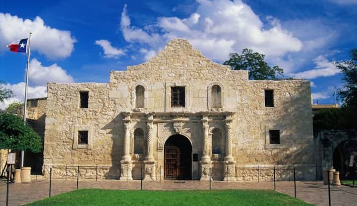Comfy Room Close To River Walk & Downtown Fun Wra - San Antonio, TX