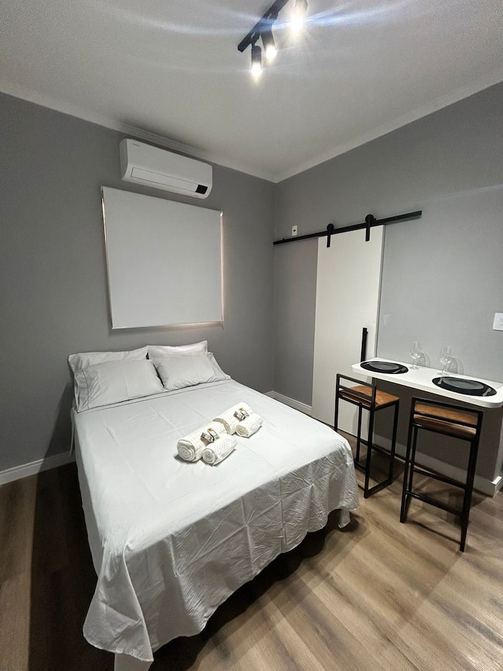 Beira Mar: Apto C/ Ar E Muito Conforto - Santos