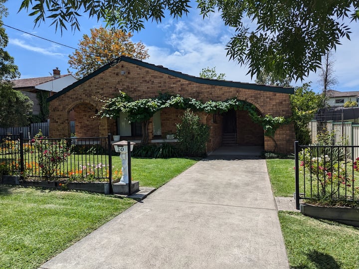 Comfortable House Close To Everything! - Newcastle