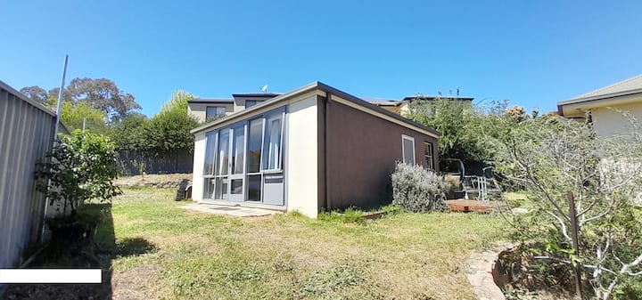 Nature In Town Granny Studio - Queanbeyan