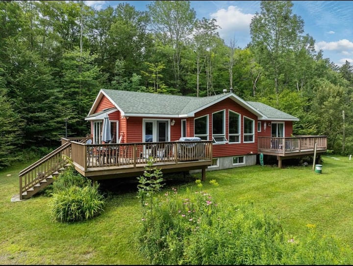 Redwood Lodge W/hot Tub And Sauna - Mount Snow, VT