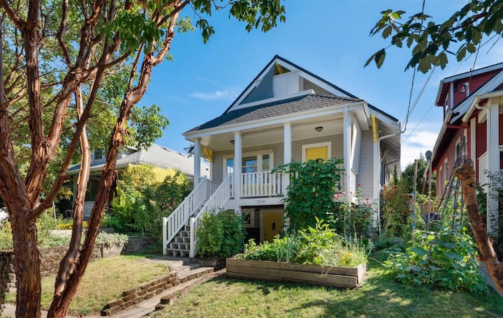 Cozy Se Portland Hideaway - Portland, OR