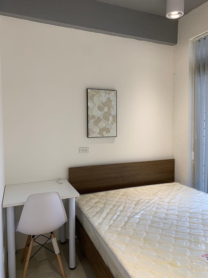 Private Room In Cozy Shared House Taipei Center - 완화 구