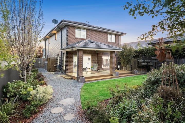 Corporate Or Family Holiday Stay - Lara