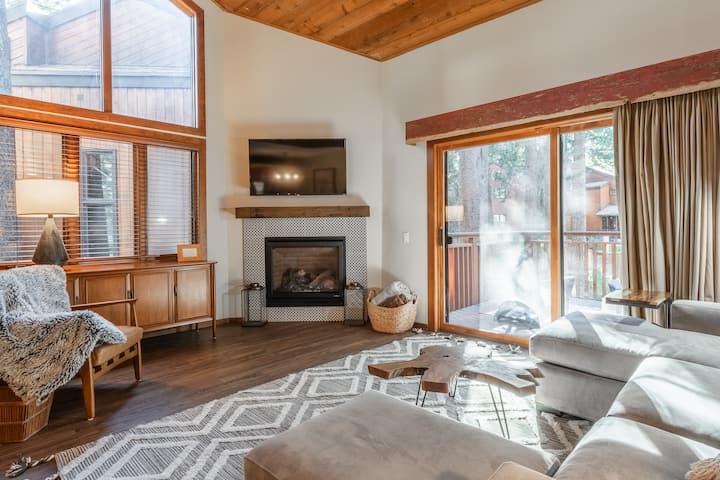 Lola's Lodge - Mammoth Lakes, CA