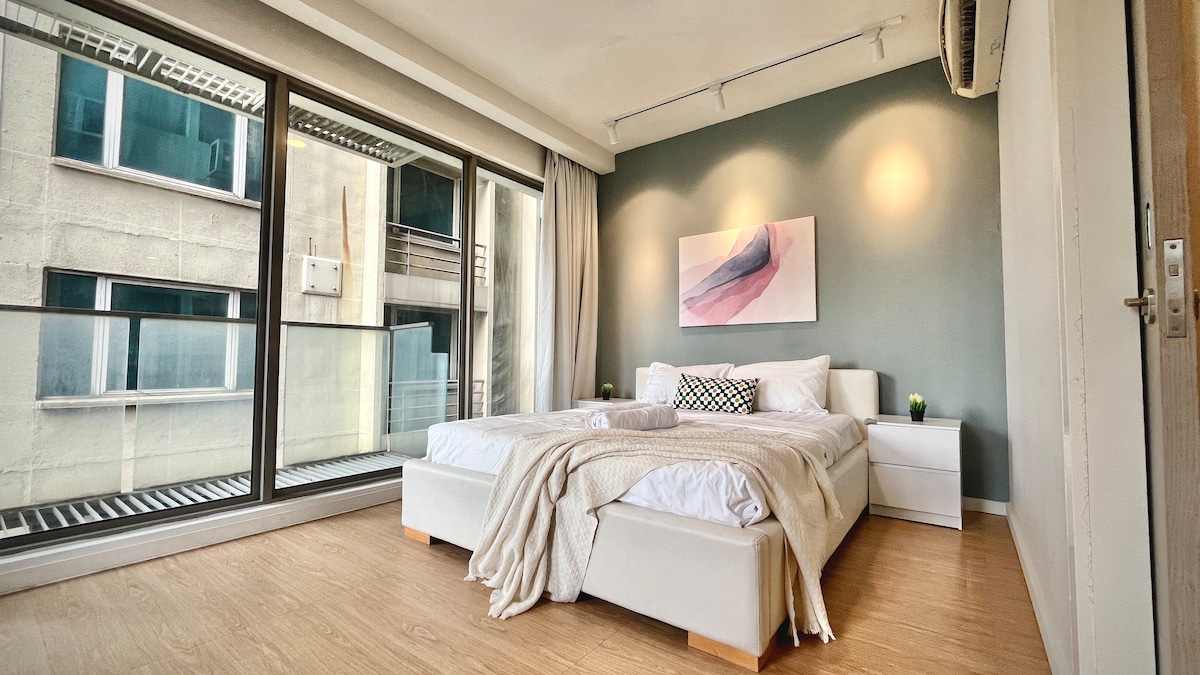 Cozy 1BR @Lot10 Pavilion | WIFI Netflix - Apartments for Rent in Kuala ...