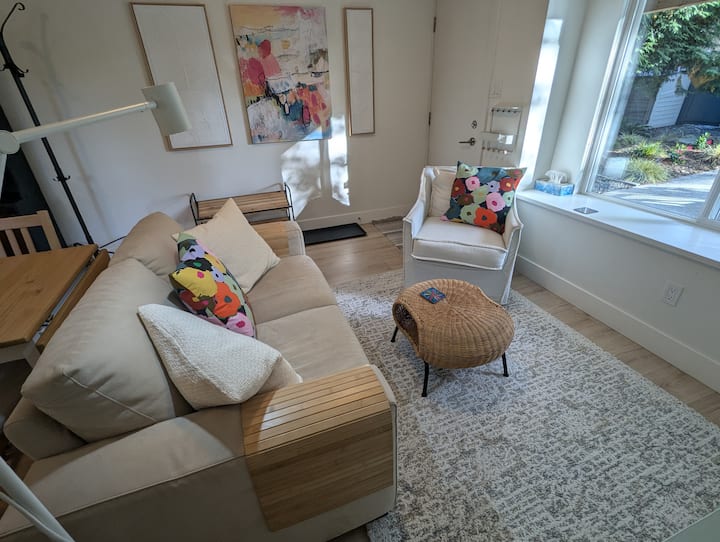 Trinity Enclave Suite - North Vancouver