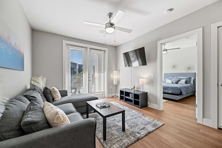 Spacious 1bed W/pool+gym+free Parking+stockyards - Fort Worth, TX