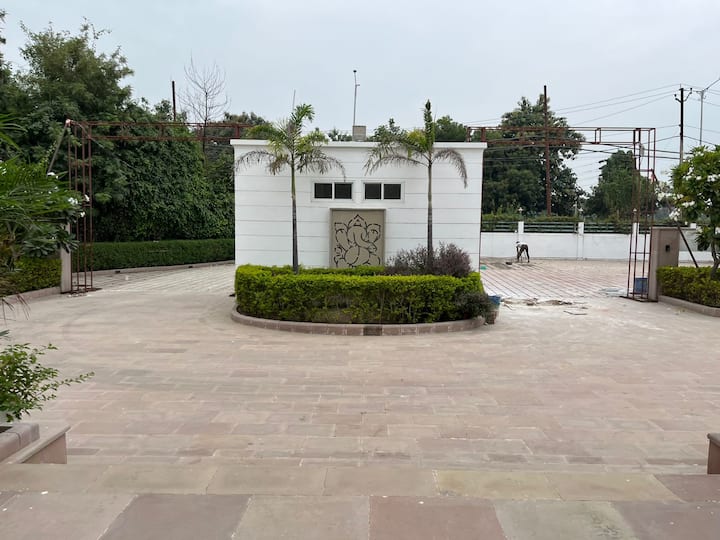 The Utsav L Siddhiksha Resorts - Prayagraj