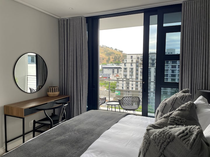 Bree Street Style | Rooftop Pool & City Views - Cape Town