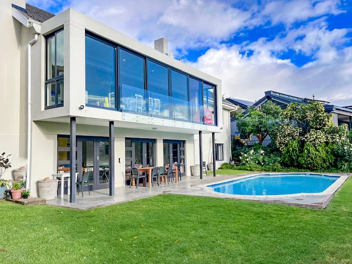 Paarl Villa: Pool & Scenic Views (10 Guests) - Paarl
