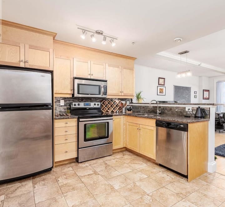 Bright Studio Apartment Near To Downtown Halifax - Halifax, NS, Canadá