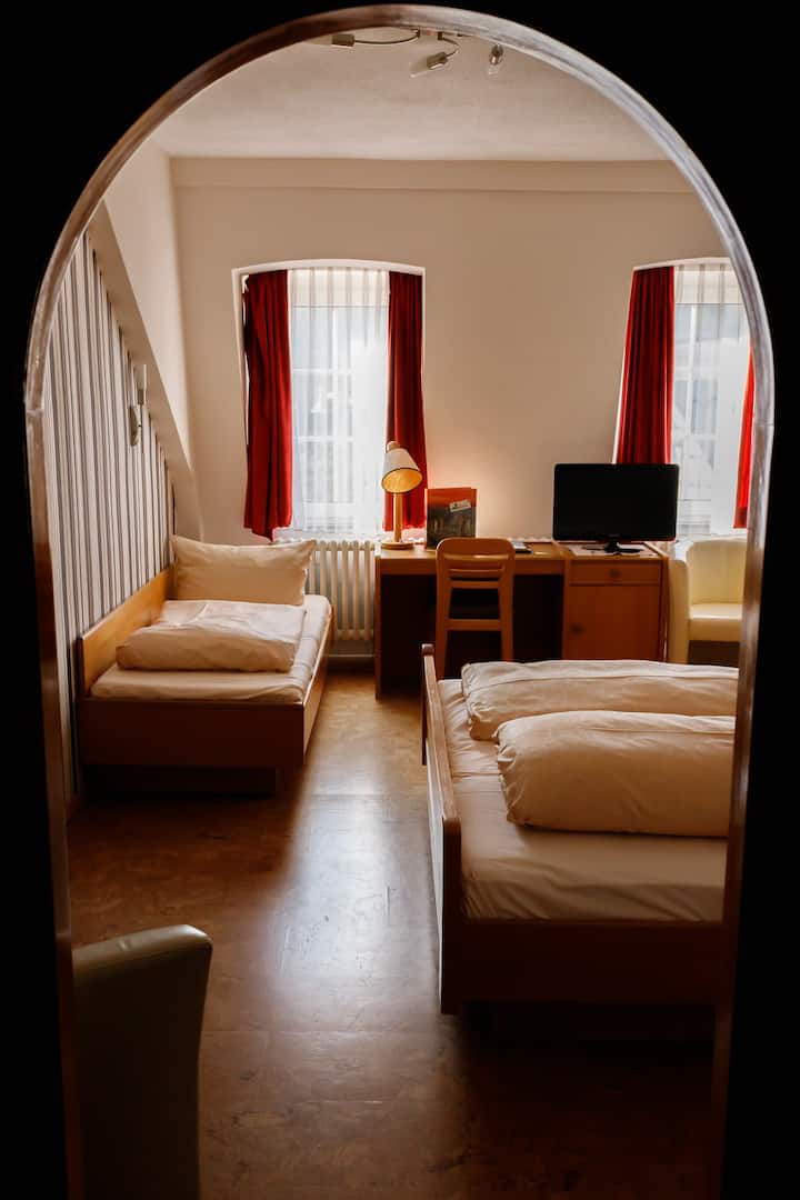 Gasthof Schwarzes Lamm - 3 Bett Zimmer - Rothenburg ob der Tauber