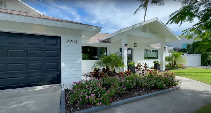 Entire Naples, Fl Home - Naples, FL