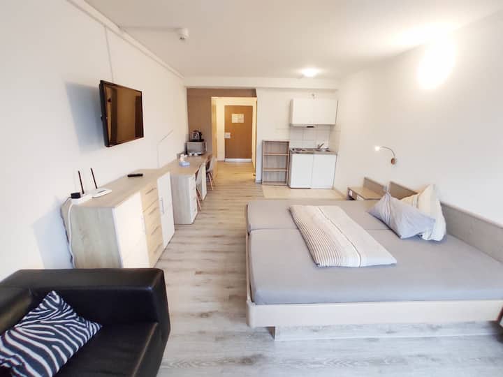 Apartment Mit Kochnische Und Bad - Heilbronn