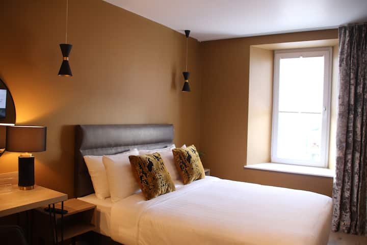 Birdies Townhouse - Deluxe Double King Room - Fermoy