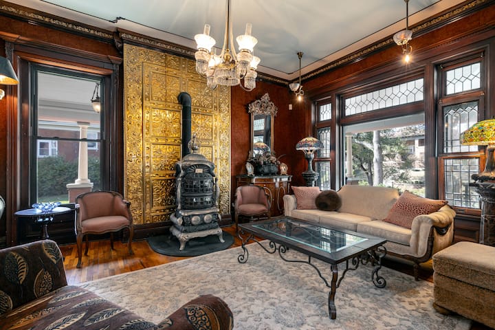 The Kansas City Mansion - Kansas City, MO