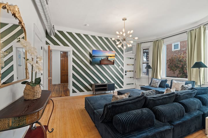 Oasis Spacious-private Parking,16 Beds+29 Guests! - Bensalem, PA